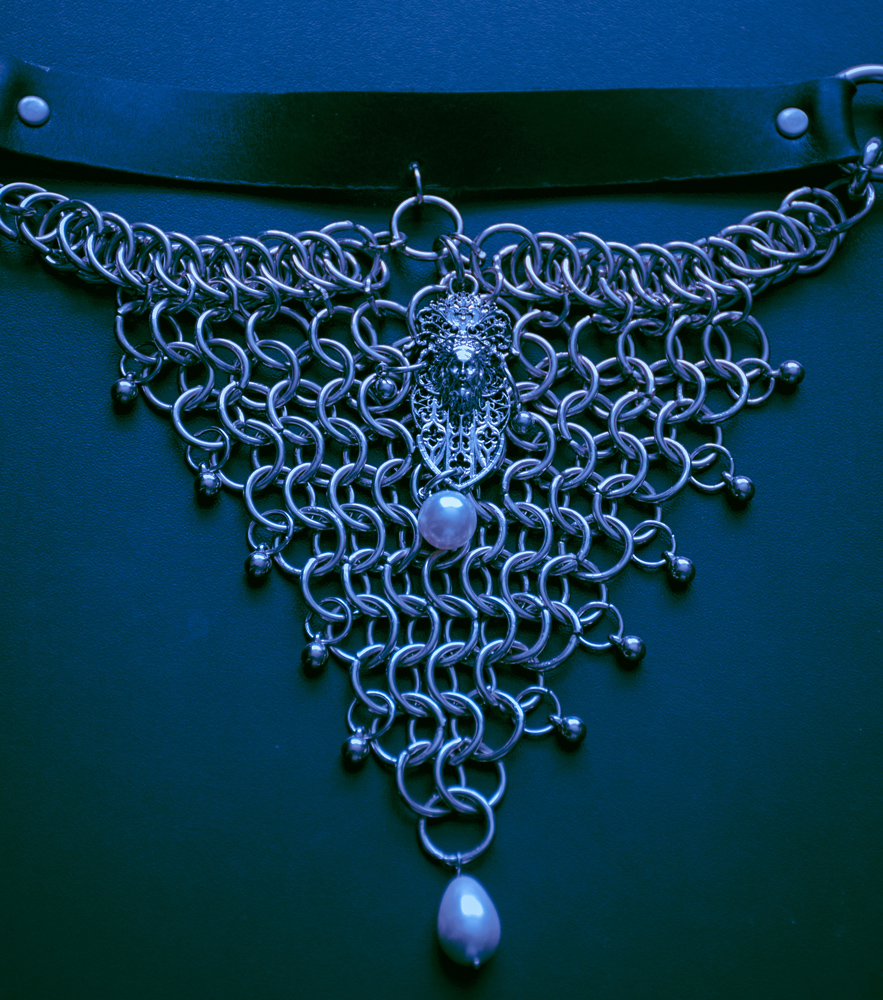 Wimperg choker - chainmail & leather necklace | MadElephantShop